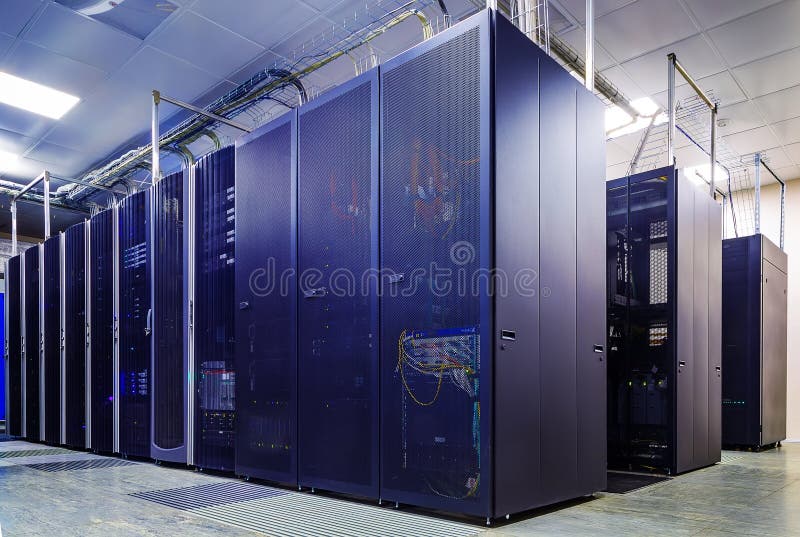 Rechenzentrum-Computer-Servers Stockfoto - Bild von eingehangen ...