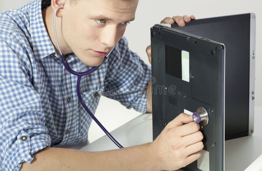 Computertechnicus Met Stethoscoop Stock Afbeelding - Image of reparatie, specialist: 46260747