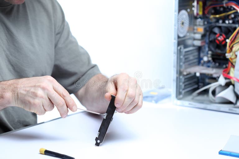 Computertechniker Repariert Stockbild - Bild von techniker, kontrolle ...