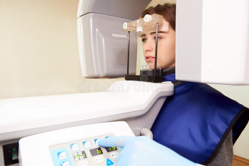 Computertomographie in Der Zahnheilkunde Stockfoto - Bild von hygiene ...