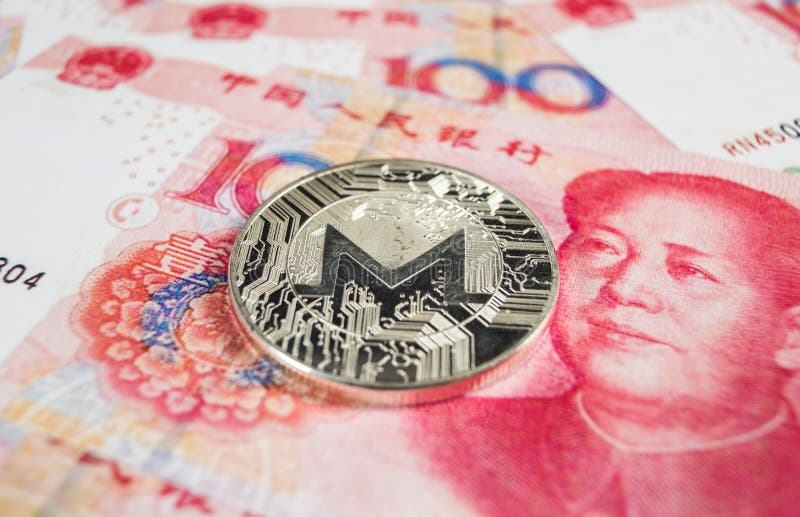 Conceito Cripto Da Moeda - Uma Moeda De Monero Com Moeda RMB De Chinece ...