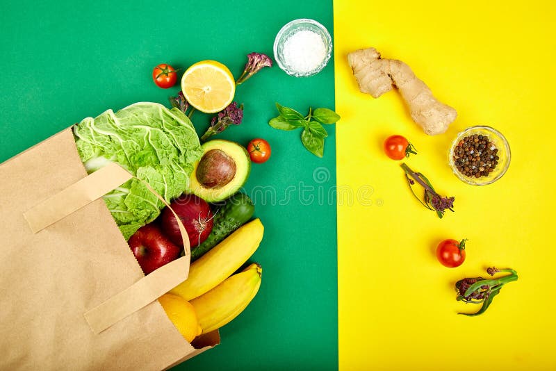 Conceito De Grocering Saco De Papel Completo De Frutos Diferentes ...