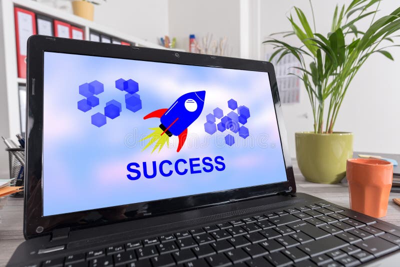 Conceito De Sucesso Em Um Laptop Foto de Stock - Imagem de creativo ...