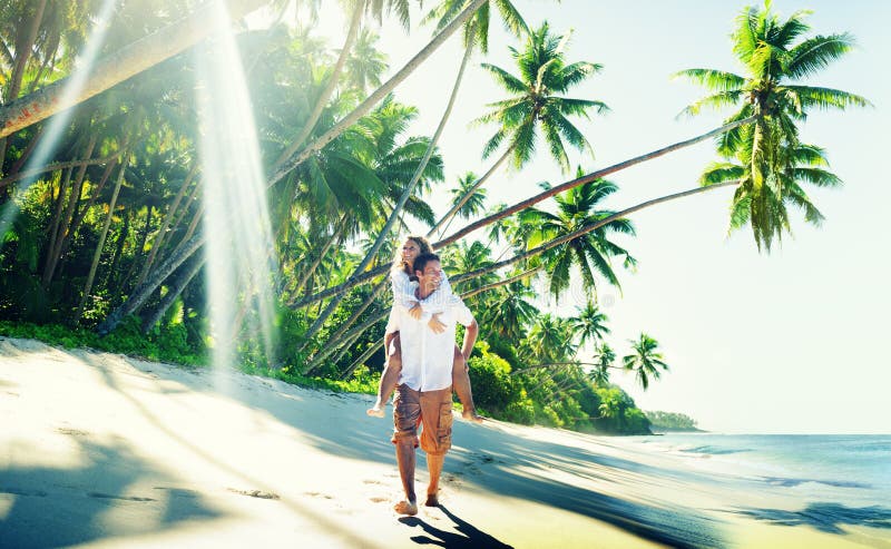 Conceito Romance Da Ilha Do Amor Da Praia Dos Pares Foto de Stock ...