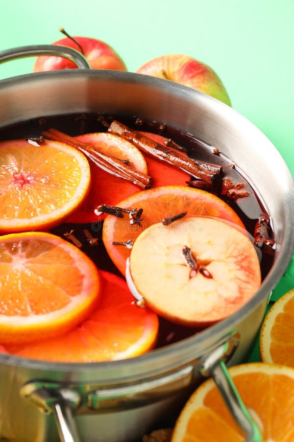 Concept De Cuisson Du Vin Chaud Gros Image stock - Image du fond ...