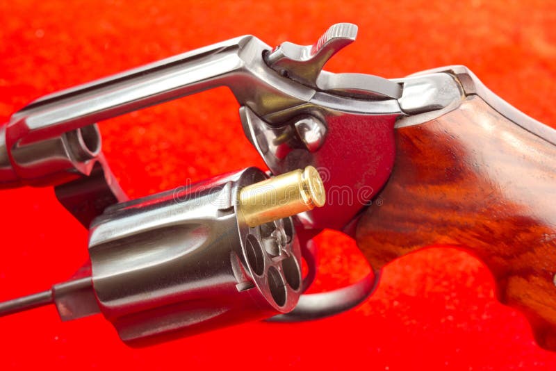 Revolver De Roulette Russe Avec Une Cartouche Dans Le Tambour Image ...