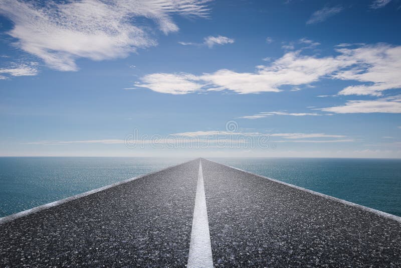 Concept De Voyage Avec La Longue Route Photo stock - Image du voyage ...