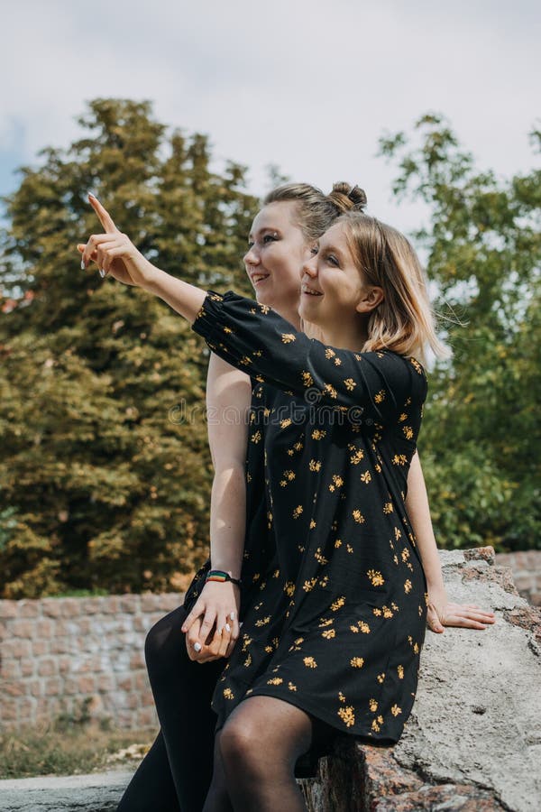 Concept Lesbien De Moments Damour De Couples Lgbt Deux Jeunes Filles