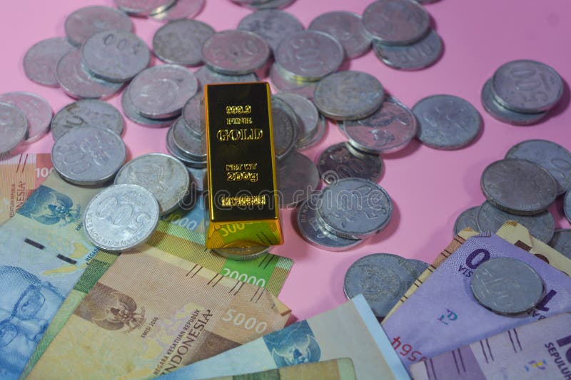 The Concept of Rupiah Currency, Gold Bars 200 G and Financial Concepts ...