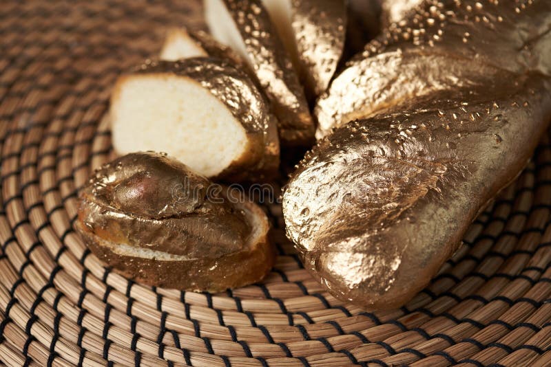 Concepto De Lujo De La Comida Del Oro Foto de archivo - Imagen de ...