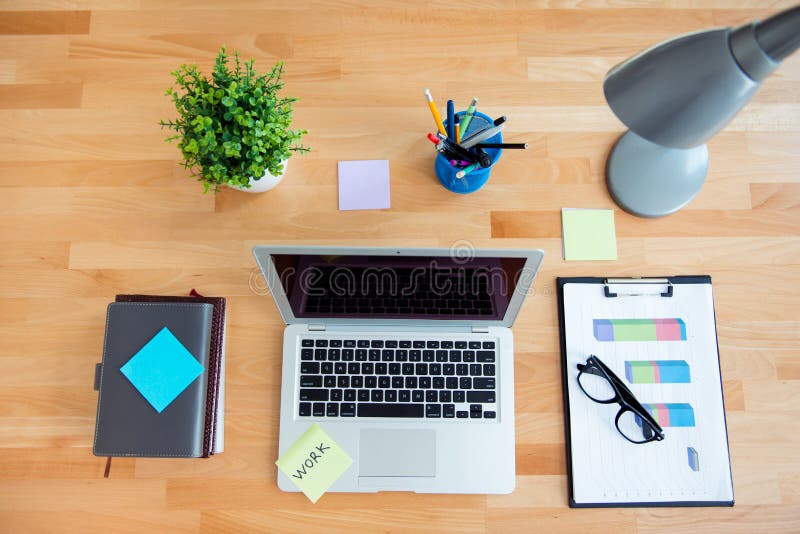 Concepto De Negocio De Trabajo De Oficina. Vista Superior Del Lugar De ... Concepto De Negocio De Trabajo De Oficina. Vista Superior Del Lugar De ...