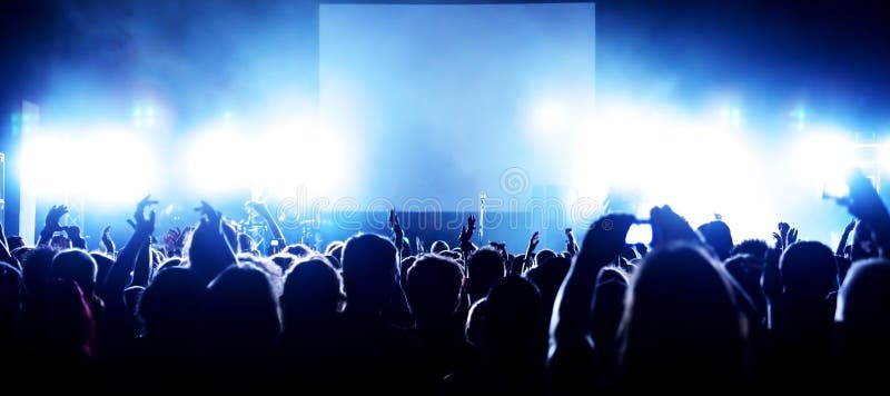 Rock concert editorial stock image. Image of applauding - 32545434