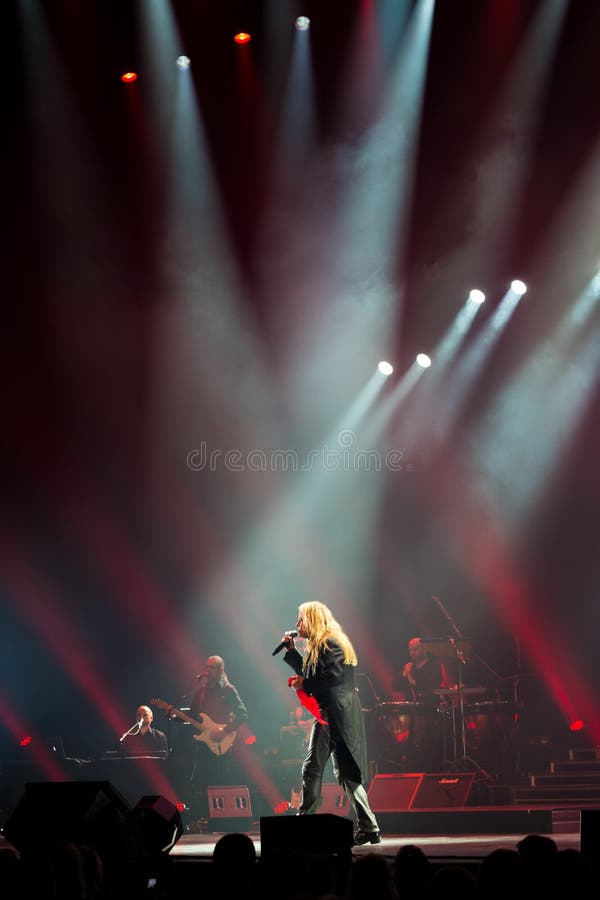 Lead Singer at Rock Concert Editorial Image - Image of meatloaf, band ...