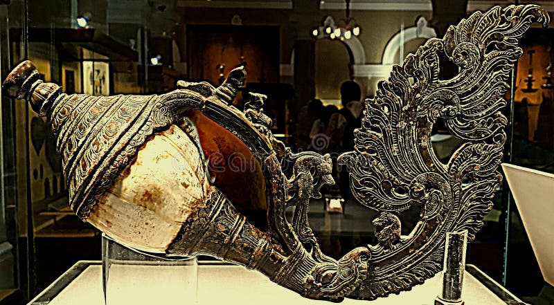 Conch editorial photo. Image of lanka, horn, conch, national - 130451486