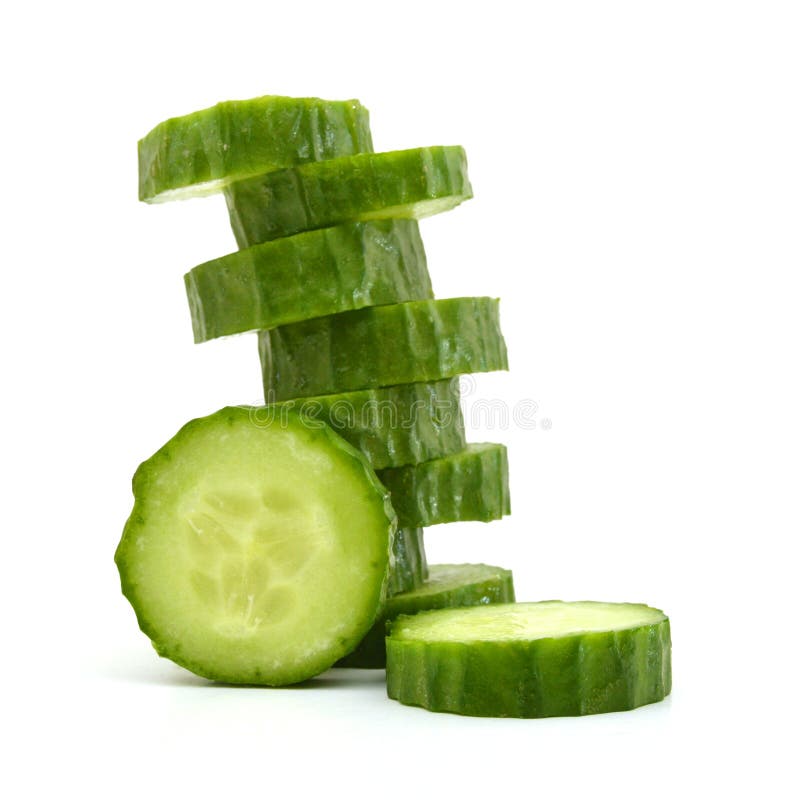 Concombre frais de tranche photo stock. Image du isolement - 30599786
