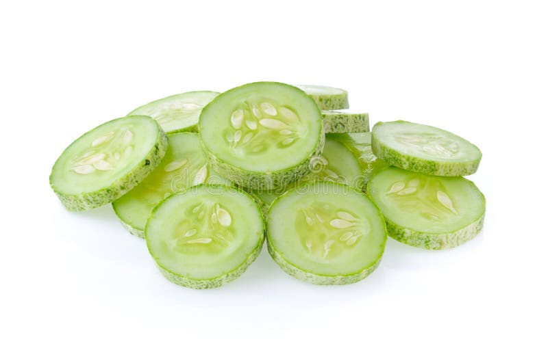 Concombre Frais De Tranche Sur Le Fond Blanc Image stock - Image du ...