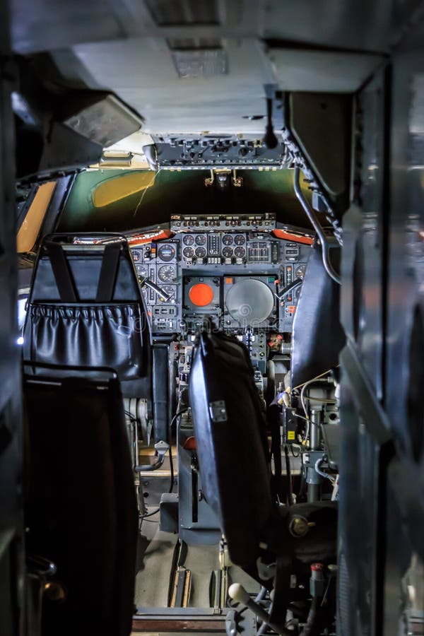 Concorde cockpit editorial photography. Image of flightdeck - 105901532