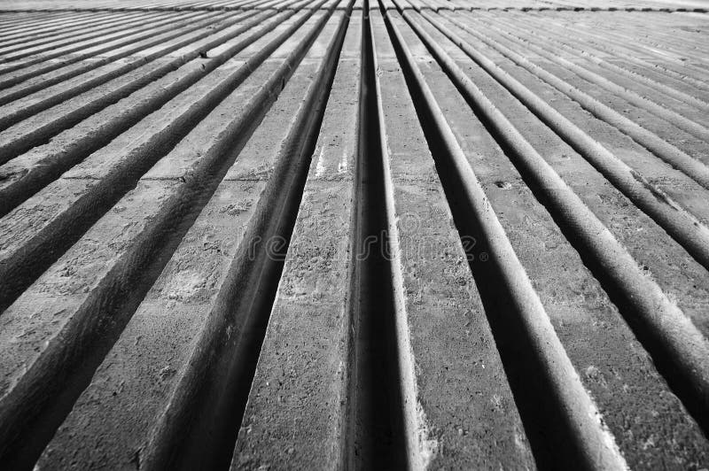 Concreet stock afbeelding. Image of bouw, gebouw, diagonaal - 566867