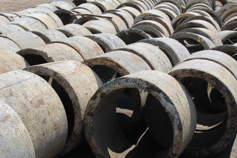 This Concrete Bus is a Finished Concrete Material that is Round in ...