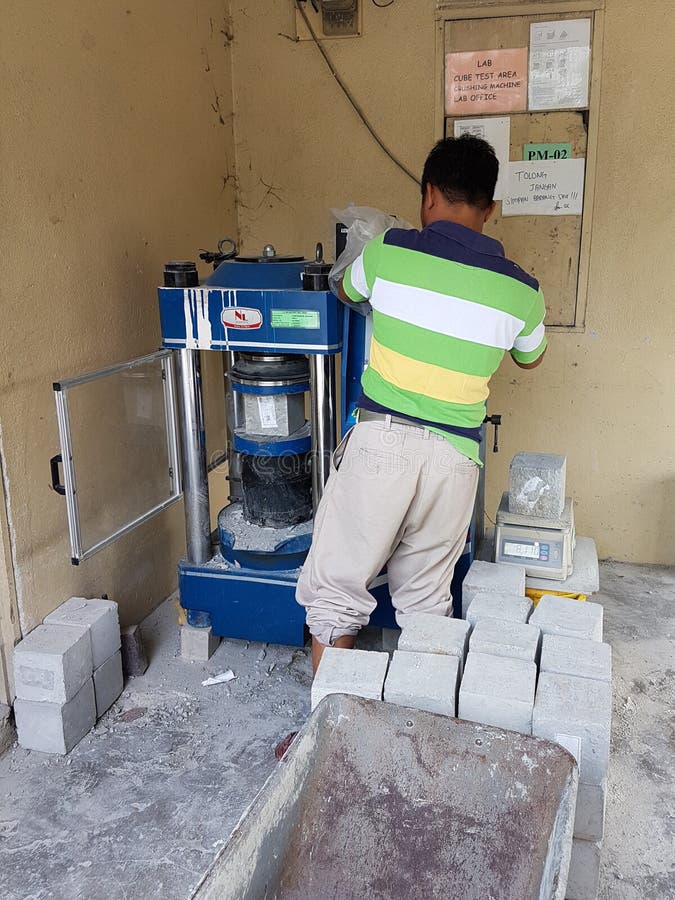 Concrete Cube Strength Compression Test at the Laboratory Using ...