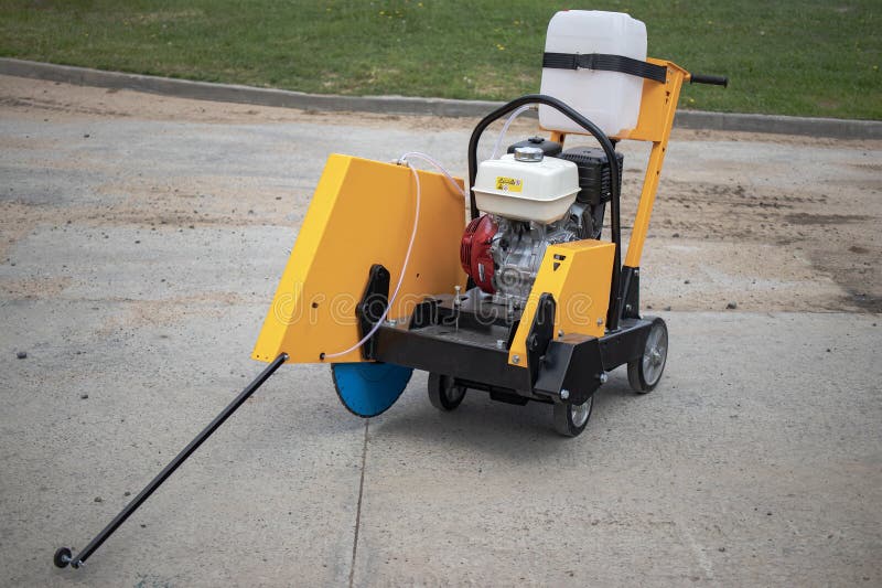 Concrete Cutting Machine Designed for Road Surface Dismantling and Seam ...