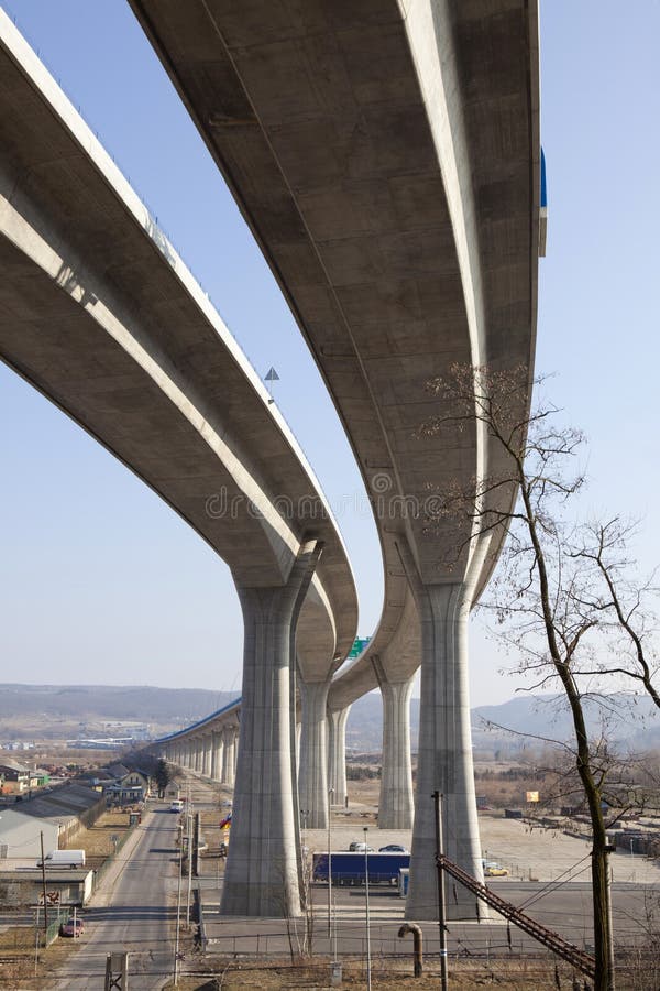 1+ Bending bridge concrete Free Stock Photos - StockFreeImages