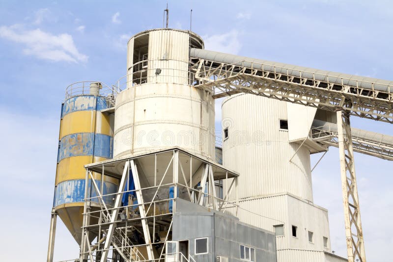 Concrete mixing tower stock photo. Image of manufacture - 33272562