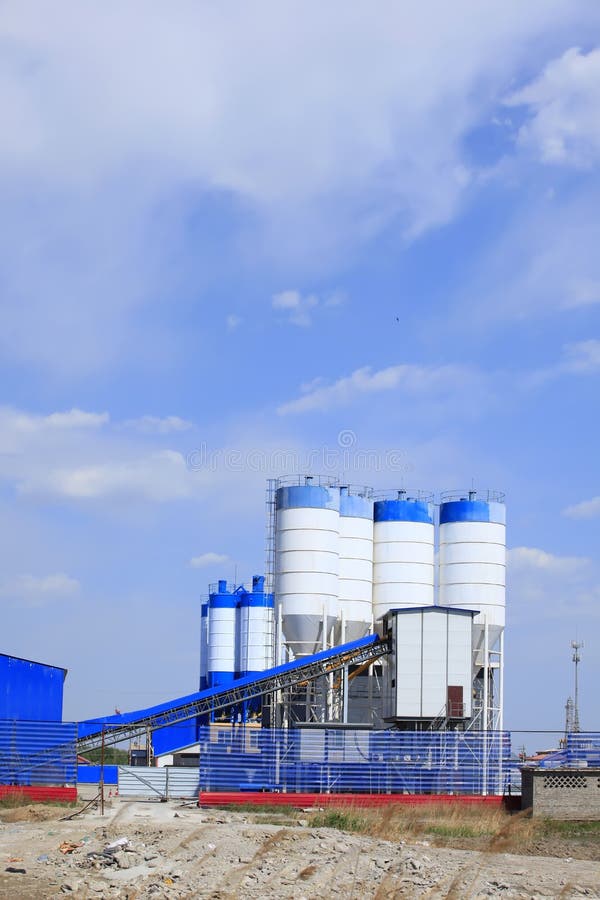Concrete mixing tower stock image. Image of container - 118459097