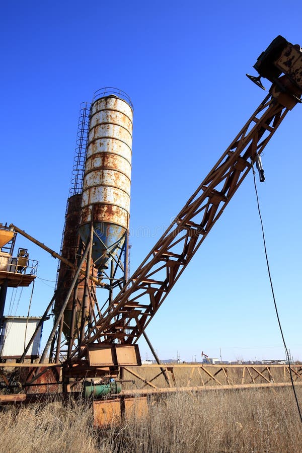 Concrete mixing tower stock image. Image of factories - 173901699