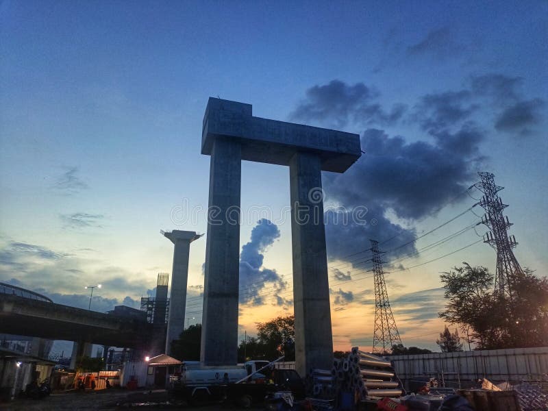 Concrete Pillars in the Flyover Construction Process Stock Image - Image of flyover, reflection ...