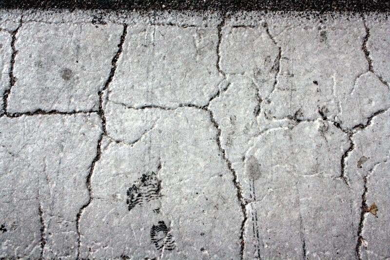 Concreto agrietado foto de archivo. Imagen de edificio - 129776214