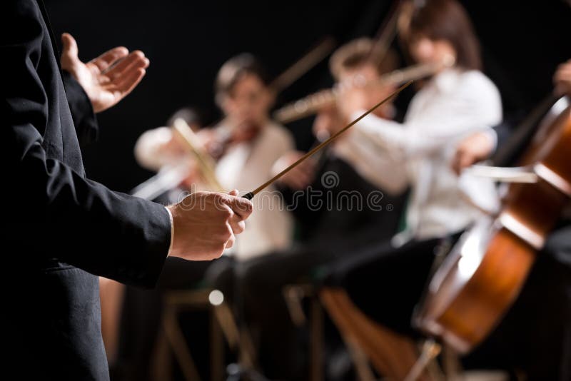 Conduttore Di Orchestra in Scena Immagine Stock - Immagine di ...