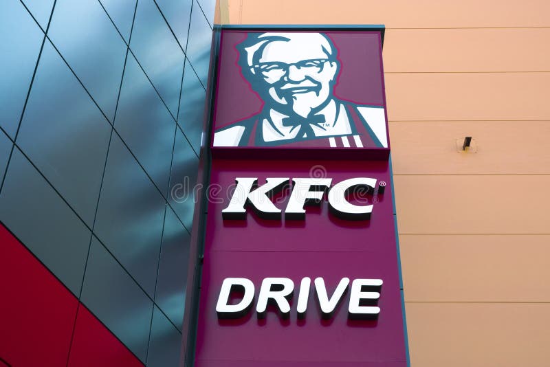 Conduzca Al Restaurante KFC Foto editorial - Imagen de coronel, marca ...