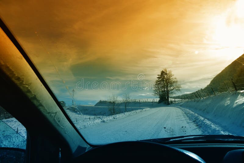 Conduzca en la nieve imagen de archivo. Imagen de hielo - 20926659