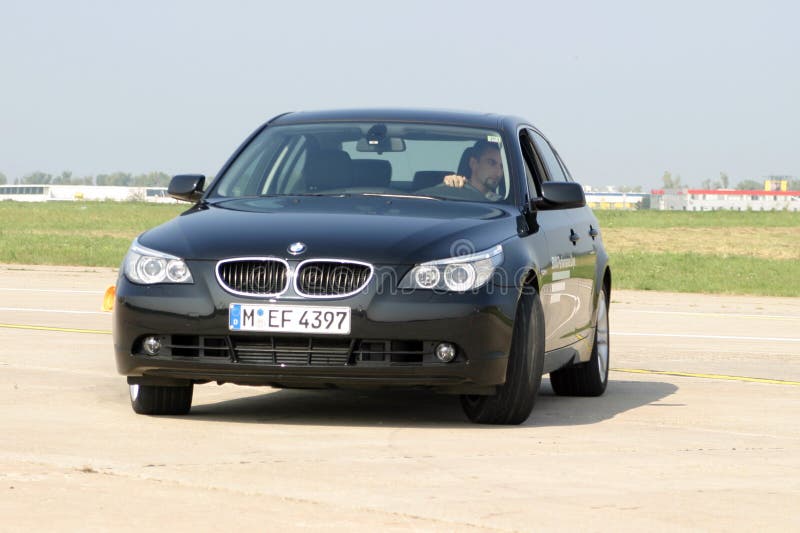 Conduzca la prueba foto de archivo editorial. Imagen de prueba - 28232313