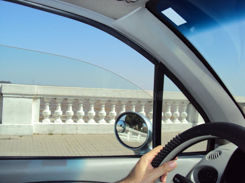 Conduzindo um carro imagem de stock. Imagem de desengate - 26081269