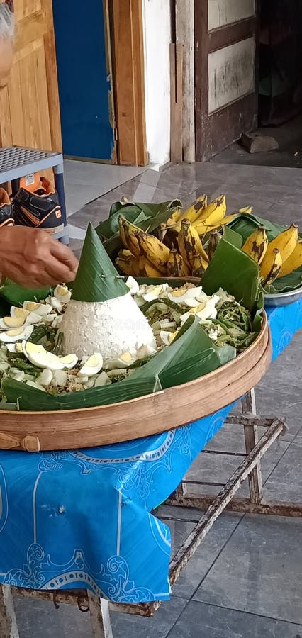 CONE-SHAPED RICE editorial stock photo. Image of cuisine - 289320723