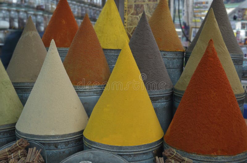 Cones Coloridos Das Especiarias Imagem de Stock - Imagem de cultura ...