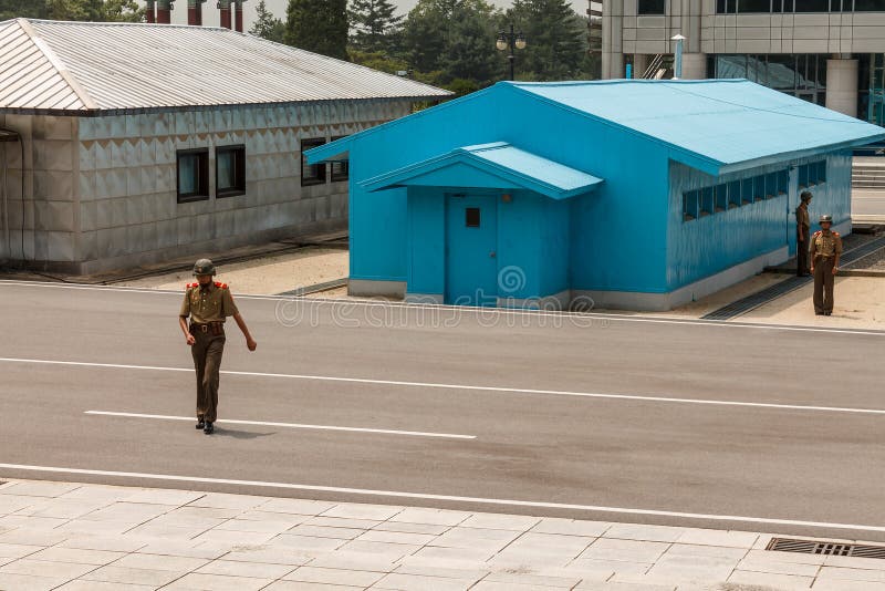 Confine Fra Il Corea Del Nord E Del Sud Fotografia Editoriale ...