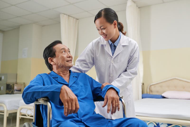 Confortar al paciente foto de archivo. Imagen de cuidado - 71271794