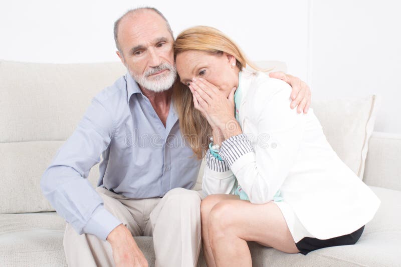 Confortar a un amigo foto de archivo. Imagen de ayuda - 54732026