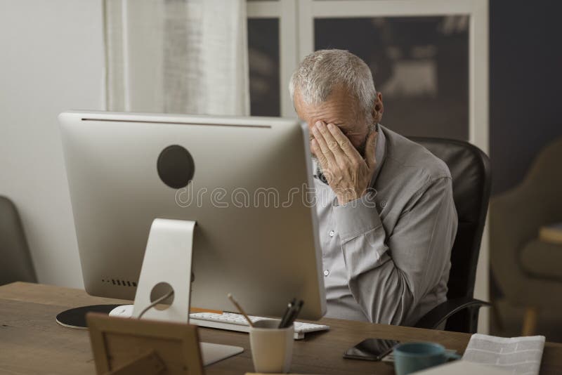 Confused Senior Citizen Using a Computer Stock Image - Image of ...