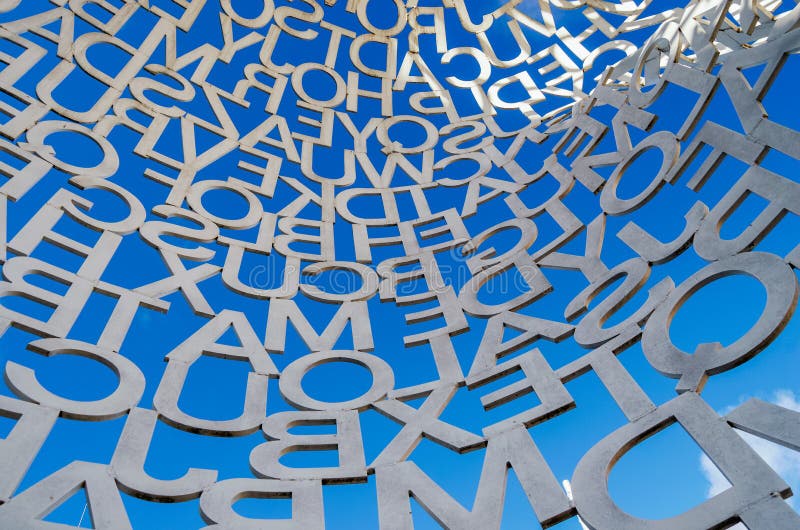 Conjunto De Letras Blancas En Forma De Pared Imagen de archivo ...