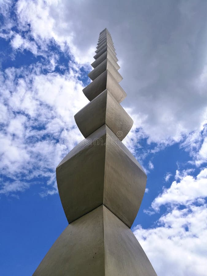 Constantin Brancusi S Endless Column Stock Photo - Image of column ...