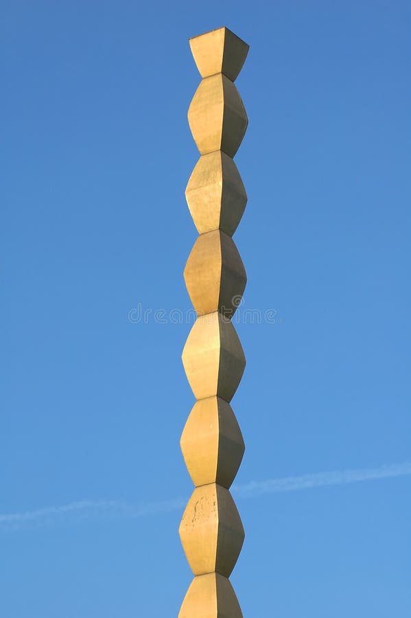 Constantin Brancusi S Endless Column Stock Photo - Image of column ...
