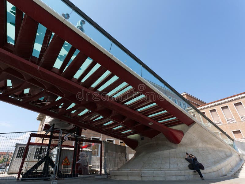 Constitution Bridge in Venice Editorial Photography - Image of glass ...