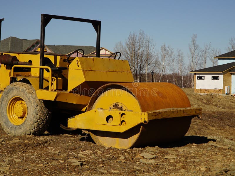 Rolo Do Compressor Na Estrada No Trabalho De Asfaltagem Foto de Stock ...