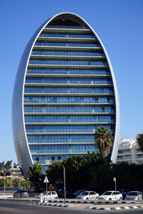 A Construção Oval Em Limassol, Chipre Imagem Editorial - Imagem de azul ...