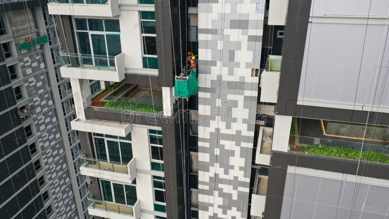 Construction of an Apartment Block in Difficult Winter Conditions ...