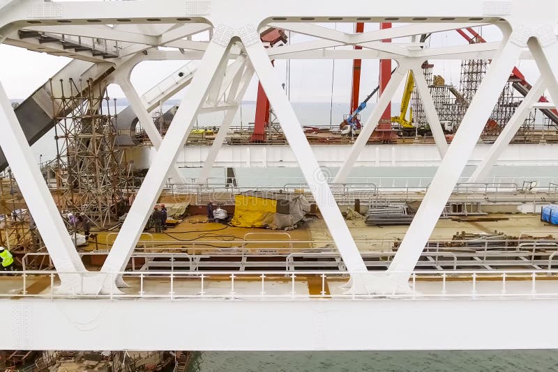 Construction of the Bridge. Engineering Facilities for the Construction ...